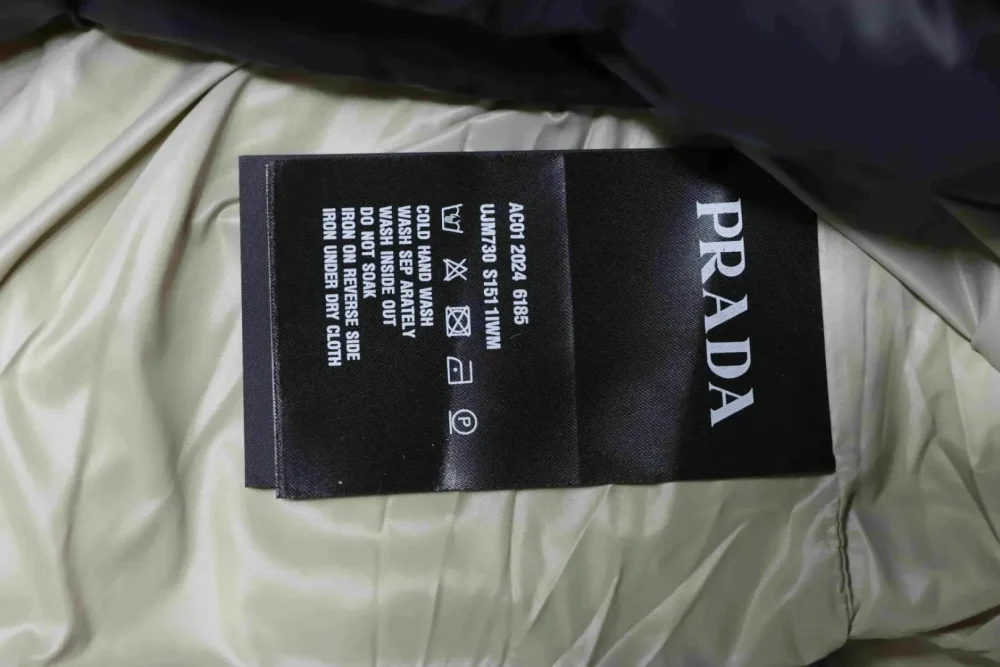 Metallic Triangular Logo Down Jacket With Hood And Wide Brim - Etkick Reps